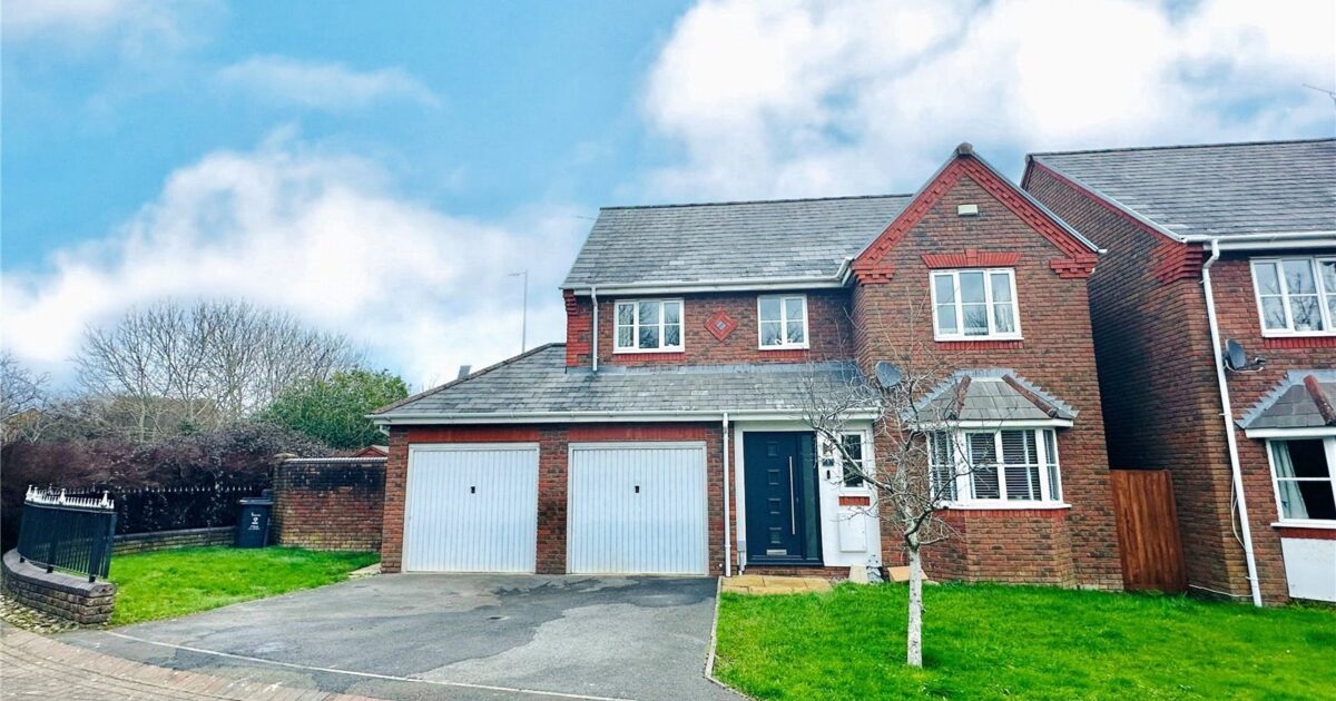 HOUSE – Fovant Close, Peatmoor, Swindon