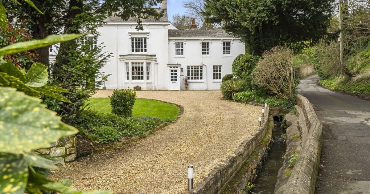 HOUSE – Woodham House West, Bakers Road, Wroughton