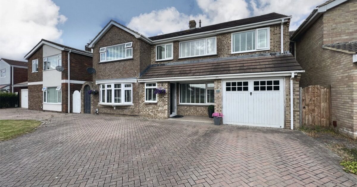 HOUSE – Merlin Way, Covingham, Swindon, Wiltshire