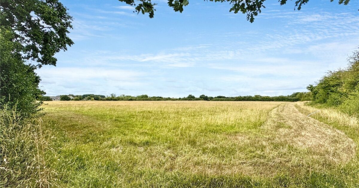HOUSE – Waylands, Longcot Road, Shrivenham