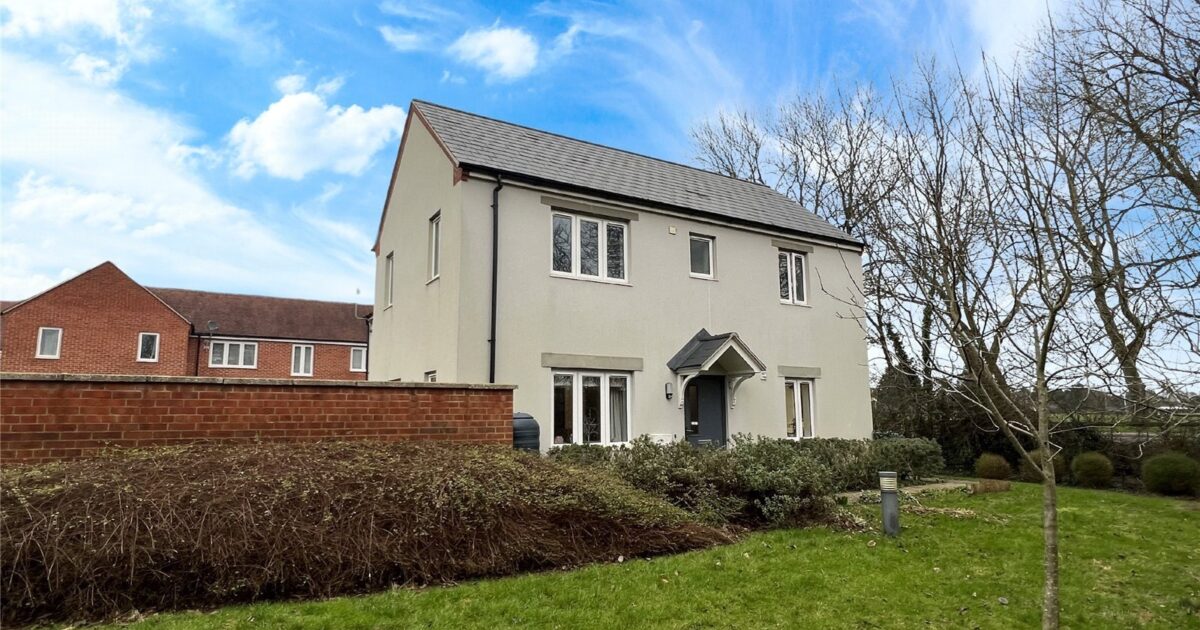 HOUSE – Newton Close, Bicester, Oxon