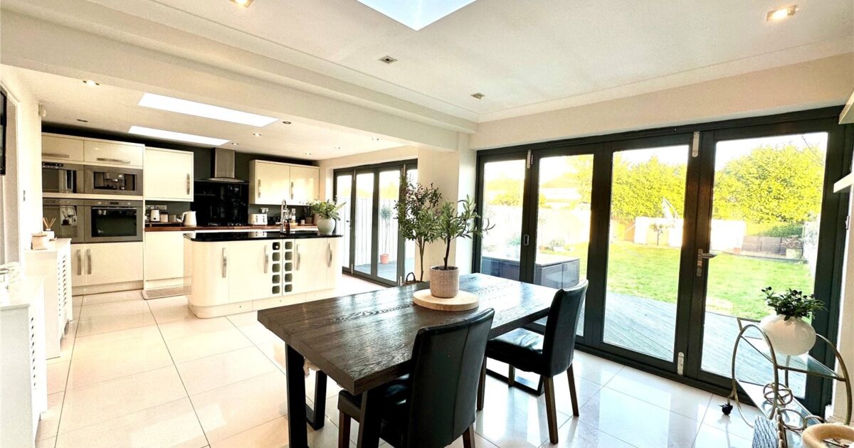 HOUSE – Burford Avenue, Old Walcot, Swindon