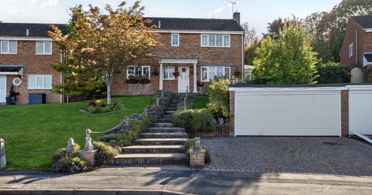 HOUSE – Cloverlands, Haydon Wick, Swindon