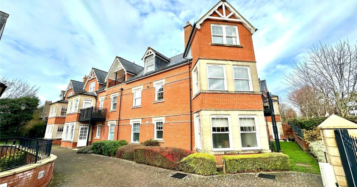 HOUSE – Westlecot House, Westlecot Road, Swindon